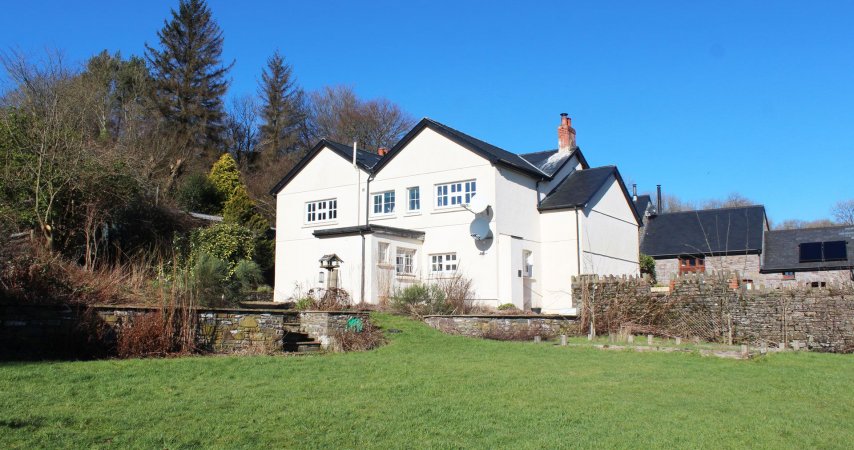 Group accommodation in the Brecon Beacon, Powys, United Kingdom ...