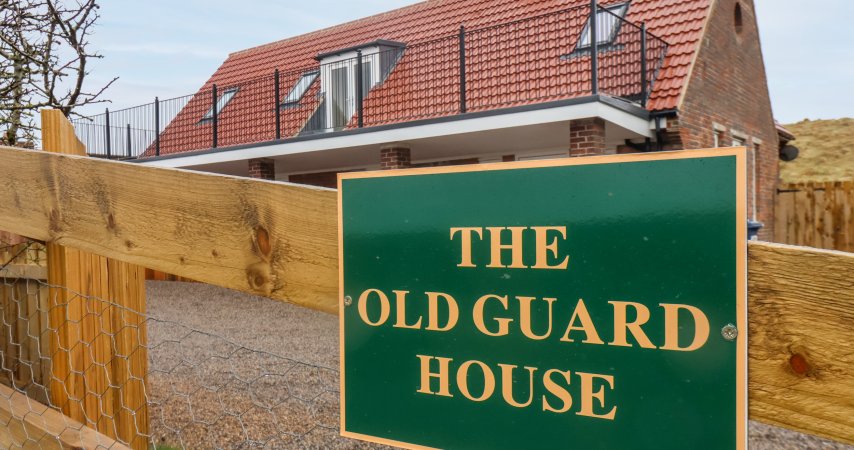 The Old Guard House, Whitby, United Kingdom : book5star.com
